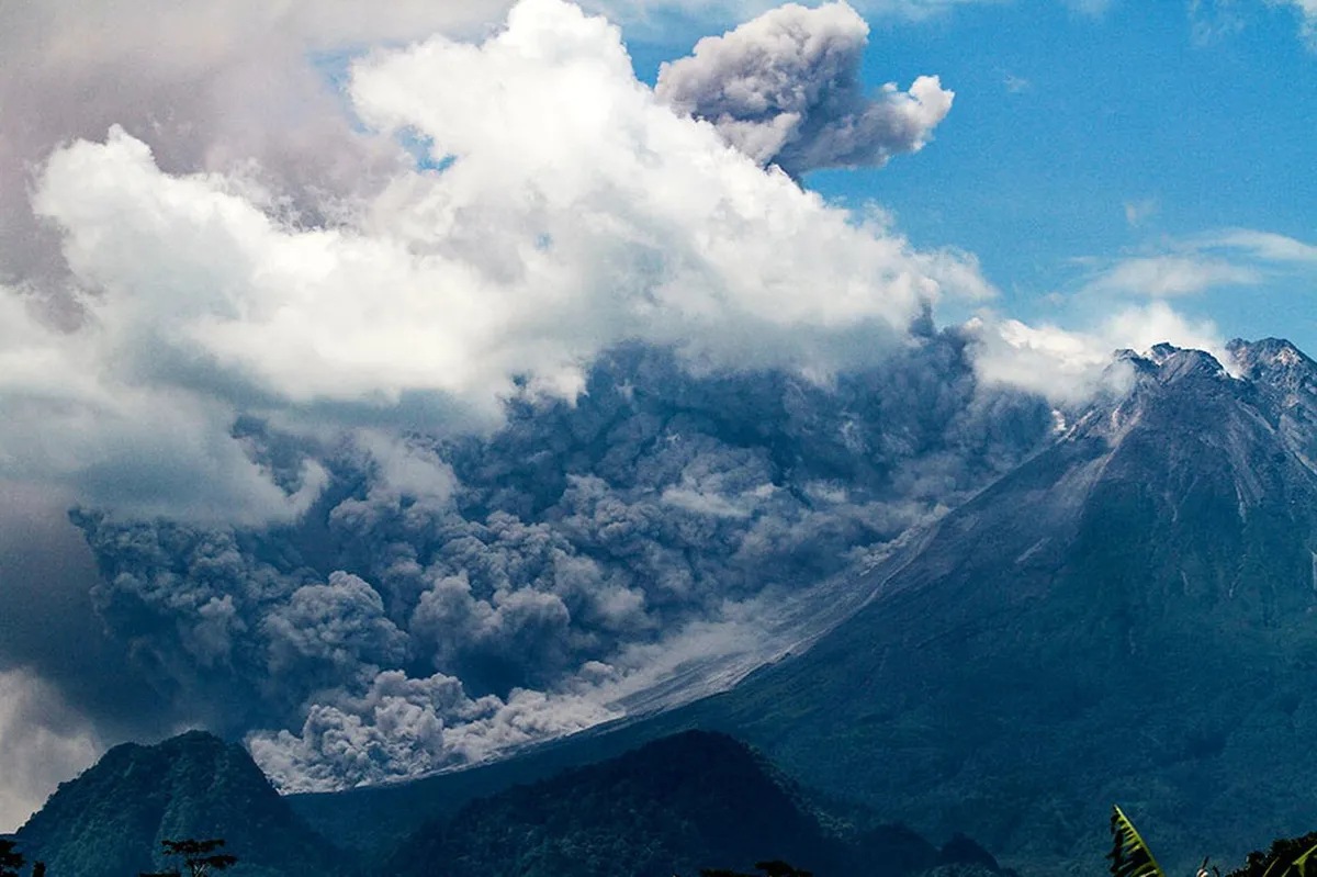 Indonesia's Merapi volcano erupts, covers villages in ash | ABS-CBN