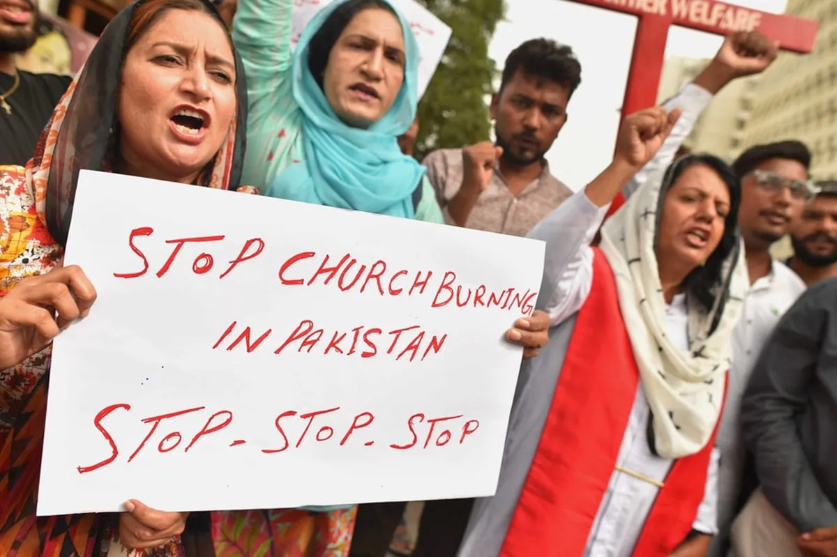 Over 80 Christian homes, 19 churches vandalized in Pakistan riot | ABS-CBN