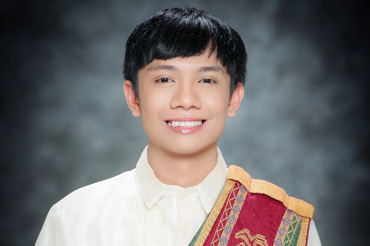 UPLB student fights poverty to become family's first college graduate ...
