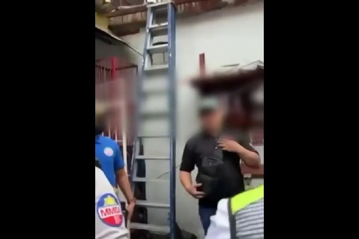 Punong barangay, nanuntok umano ng tauhan ng MMDA | ABS-CBN News Punong barangay, nanuntok umano ng tauhan ng MMDA | ABS-CBN News