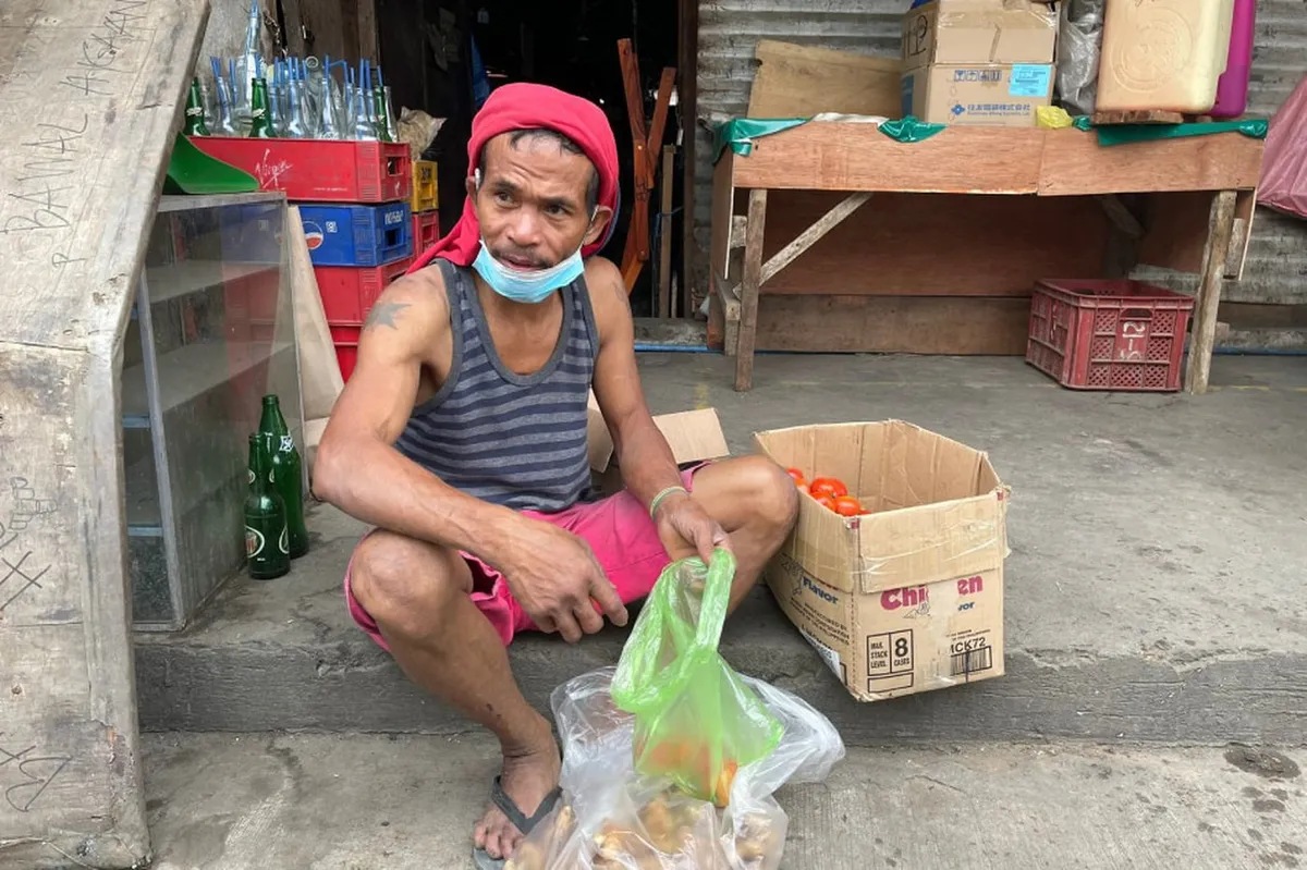 Mga bulok, sobrang hinog na kamatis sa Balintawak Bagksakan tinatapon ...