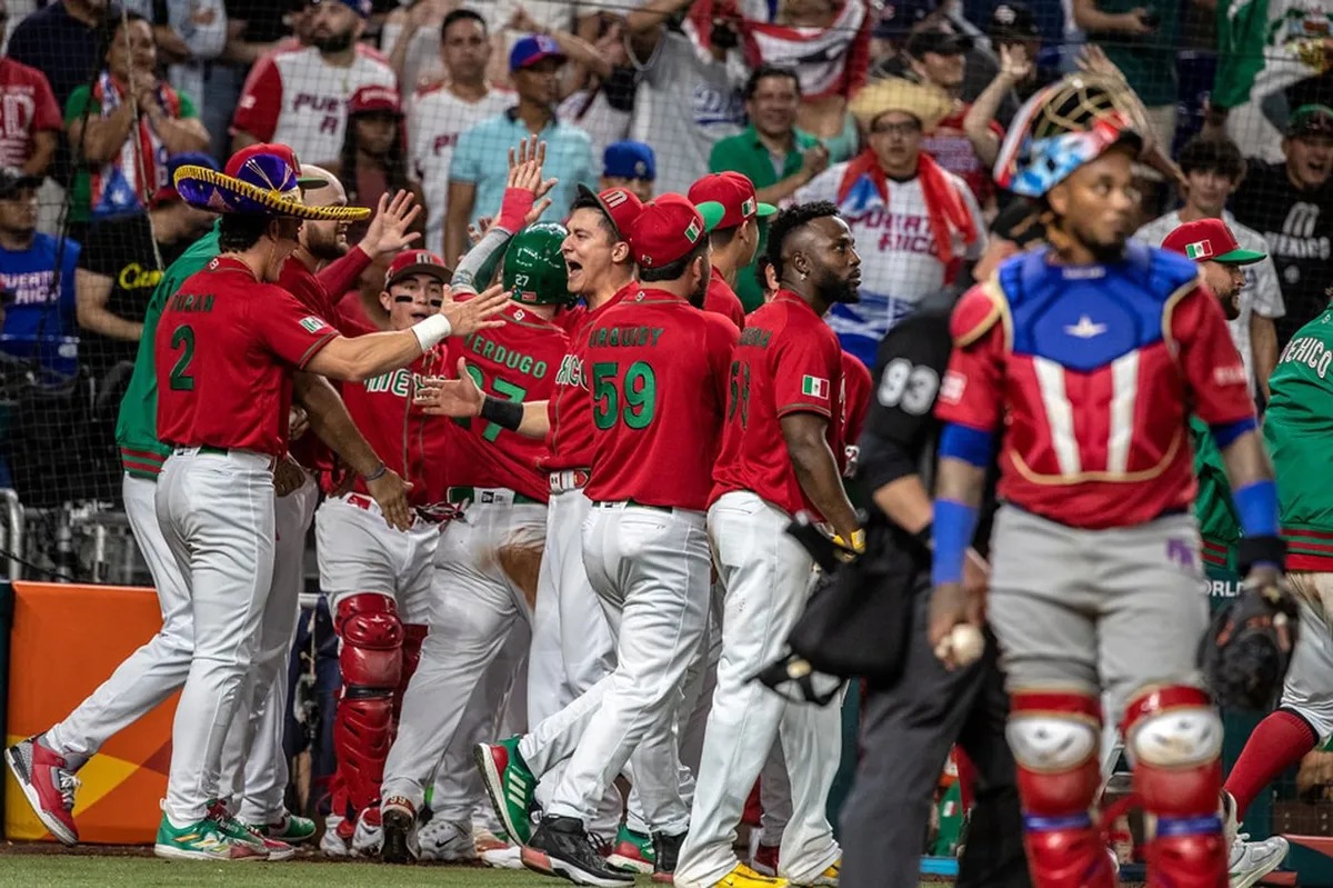 Mexico into World Baseball Classic semis as rally stuns Puerto Rico ...