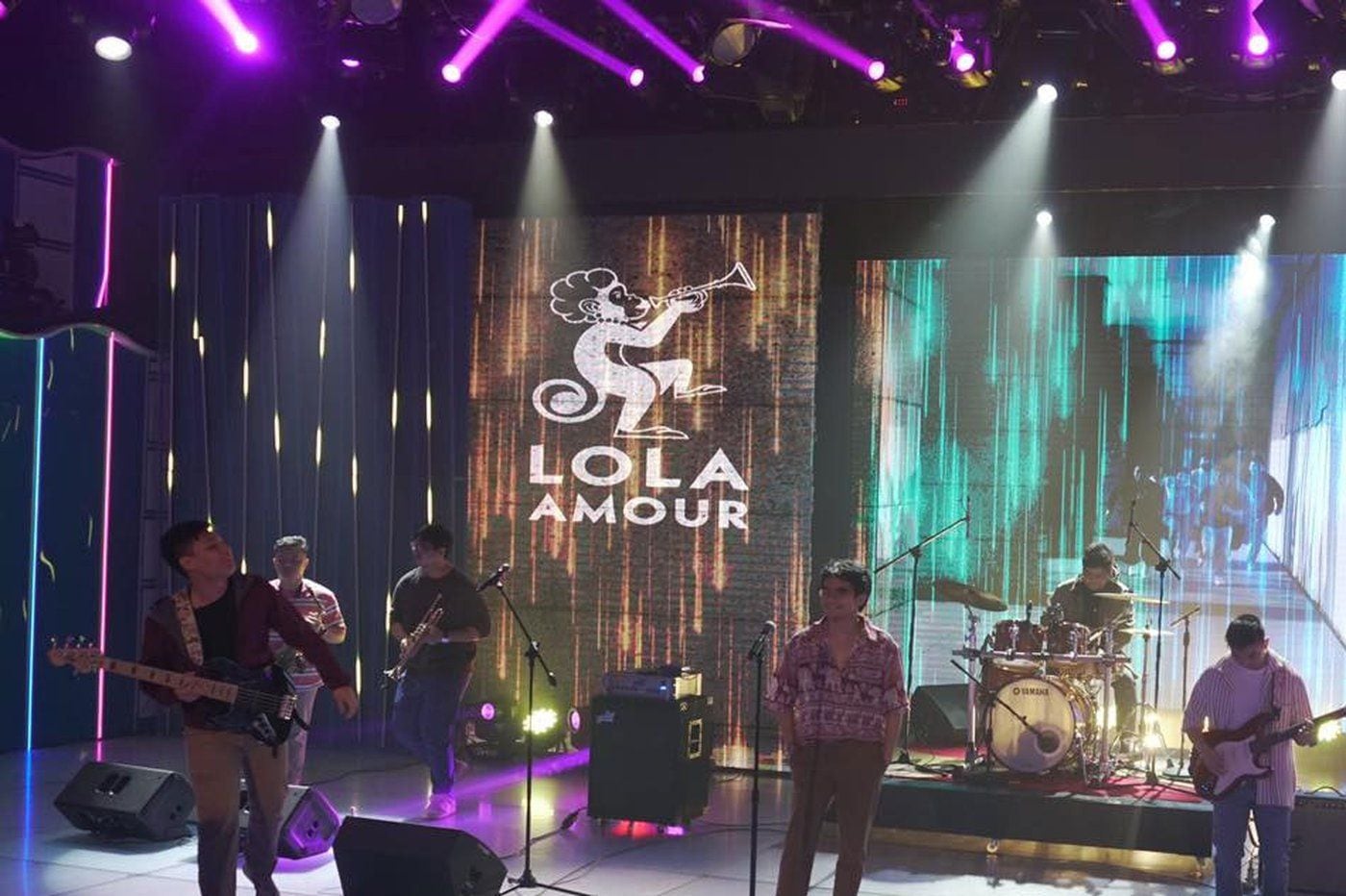 Lola Amour performs 'Raining in Manila' on 'Showtime' | ABS-CBN Entertainment
