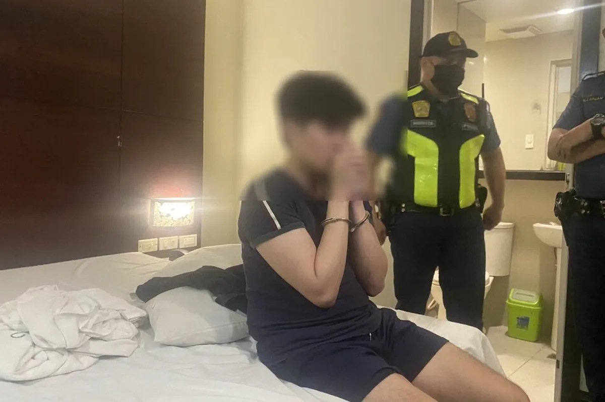 Hubo't hubad na lalaki nagwala sa lobby ng hotel | ABS-CBN News