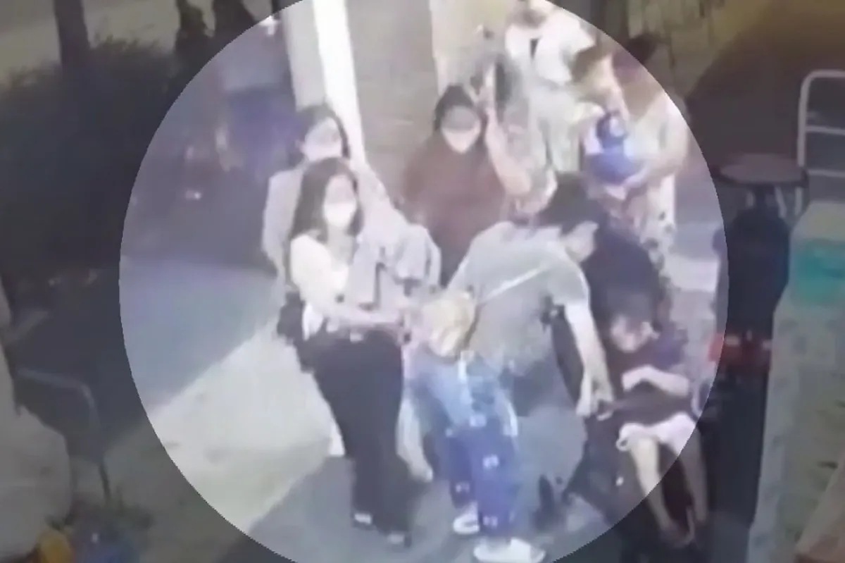 Chinese student ninakawan ng mga grupo ng kababaihan | ABS-CBN News