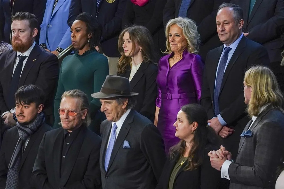 'Smooch of the Union': US first lady steals show with wayward kiss ...