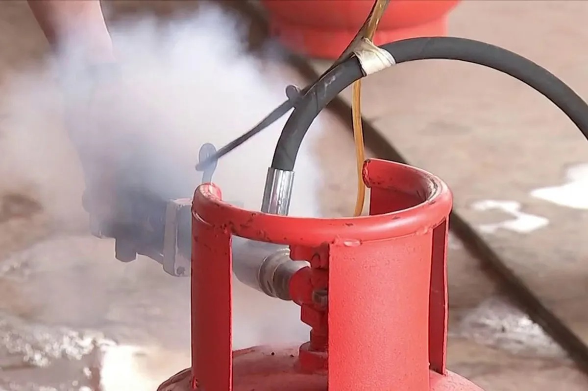 Bigtime rollback sa LPG namumuro sa Abril | ABS-CBN News