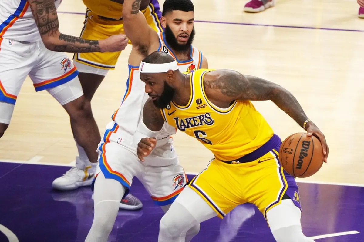 NBA: Lakers celebrate James but fall to Bucks | ABS-CBN Sports