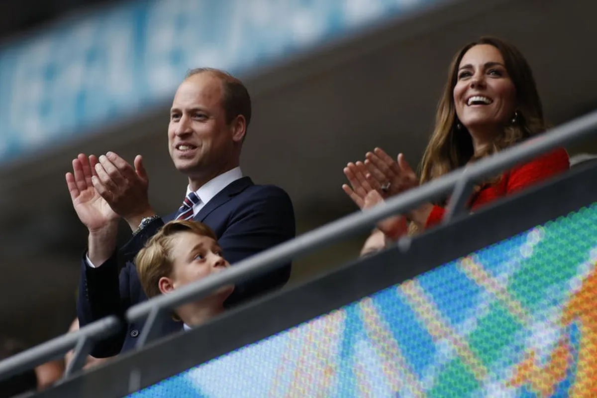 Well-liked William, Kate modernize royal family life | ABS-CBN