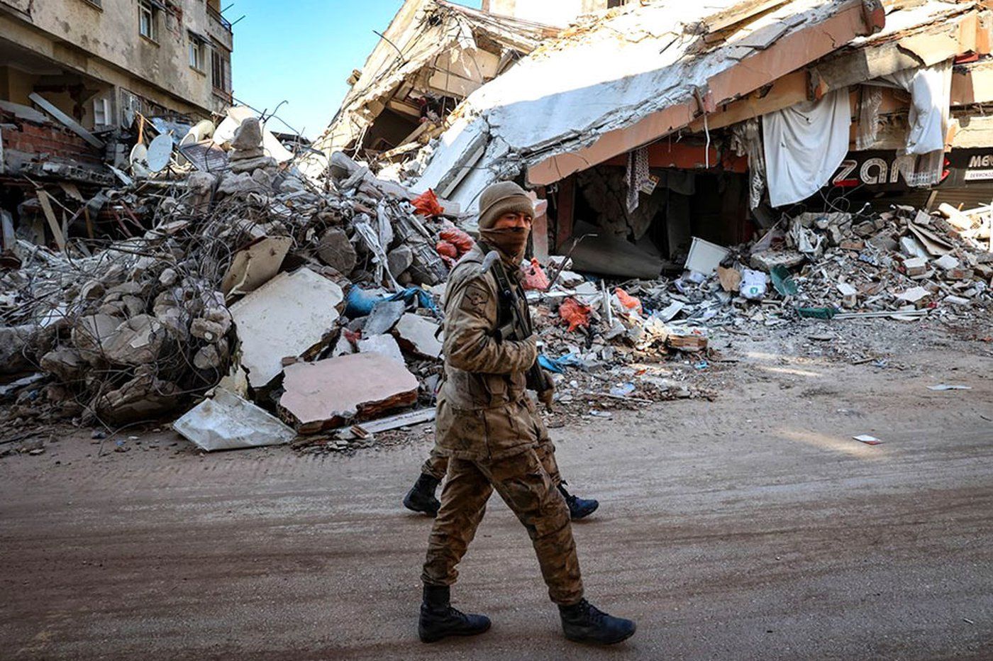 Turkey detains 12 over collapsed buildings after quake: report | ABS-CBN
