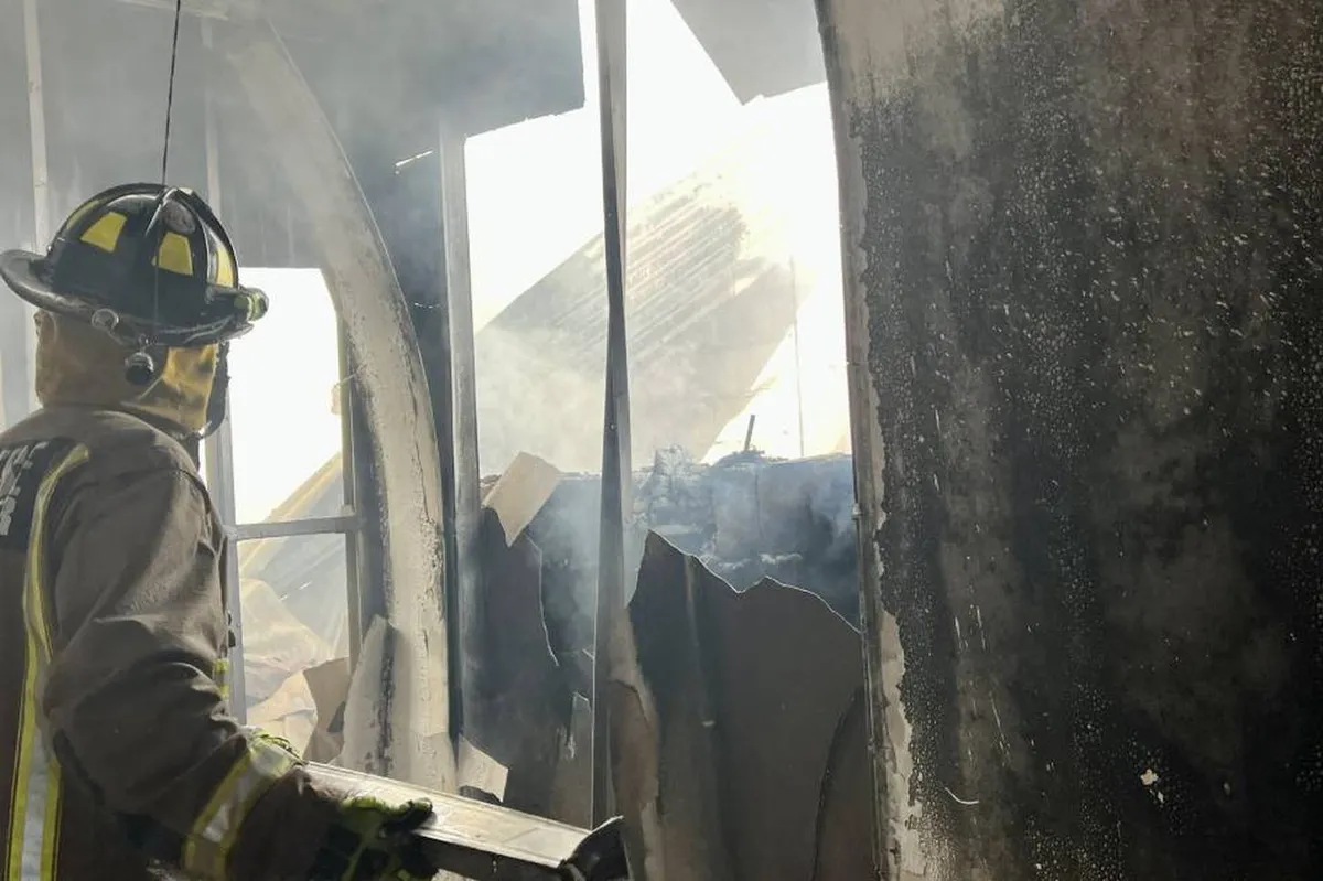 100 bahay sa Mandaluyong, nilamon ng apoy | ABS-CBN News