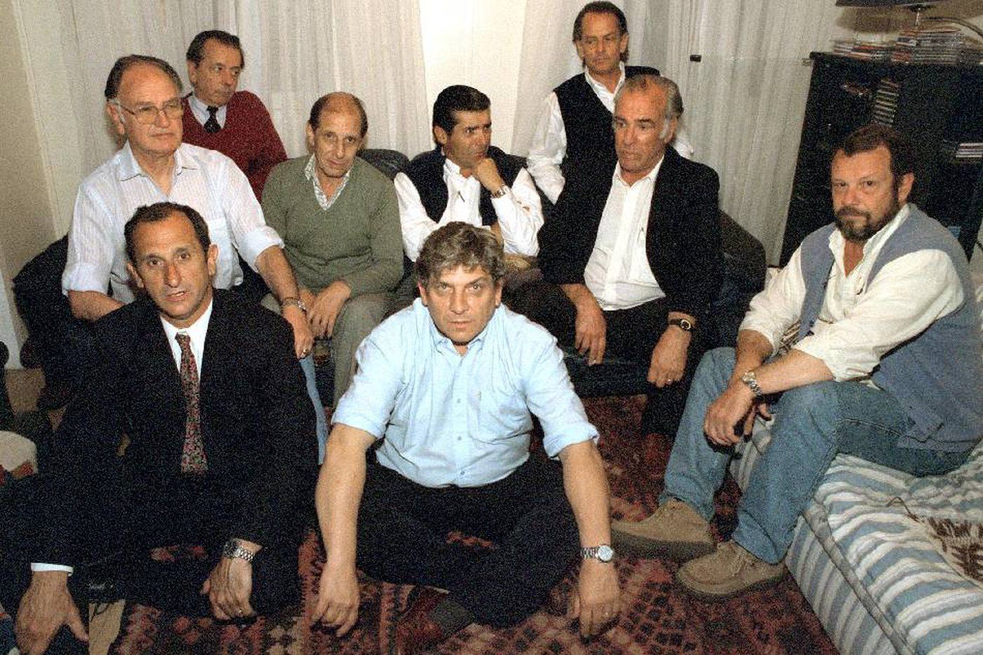 Alive: The Andes crash and cannibalism tale that stunned the world 50 ...
