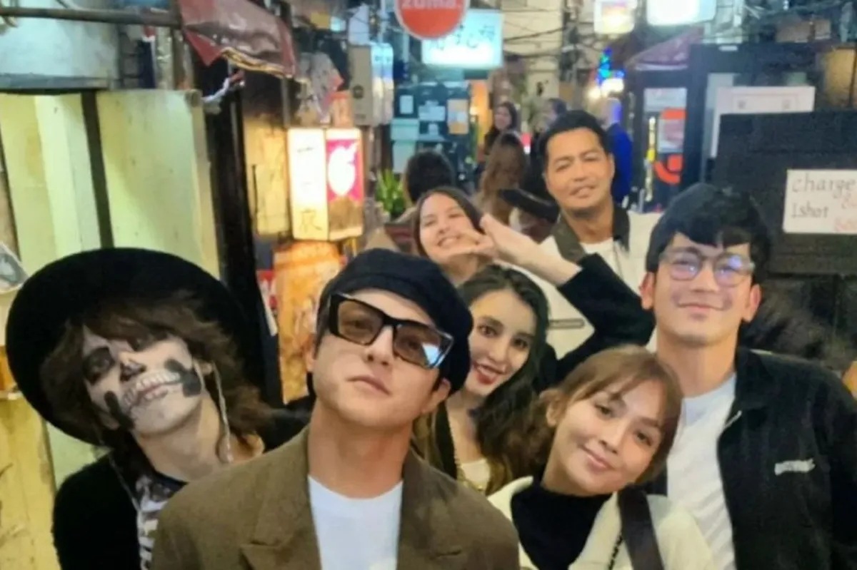 Kathryn, Daniel visit Japan for Halloween break | ABS-CBN Entertainment