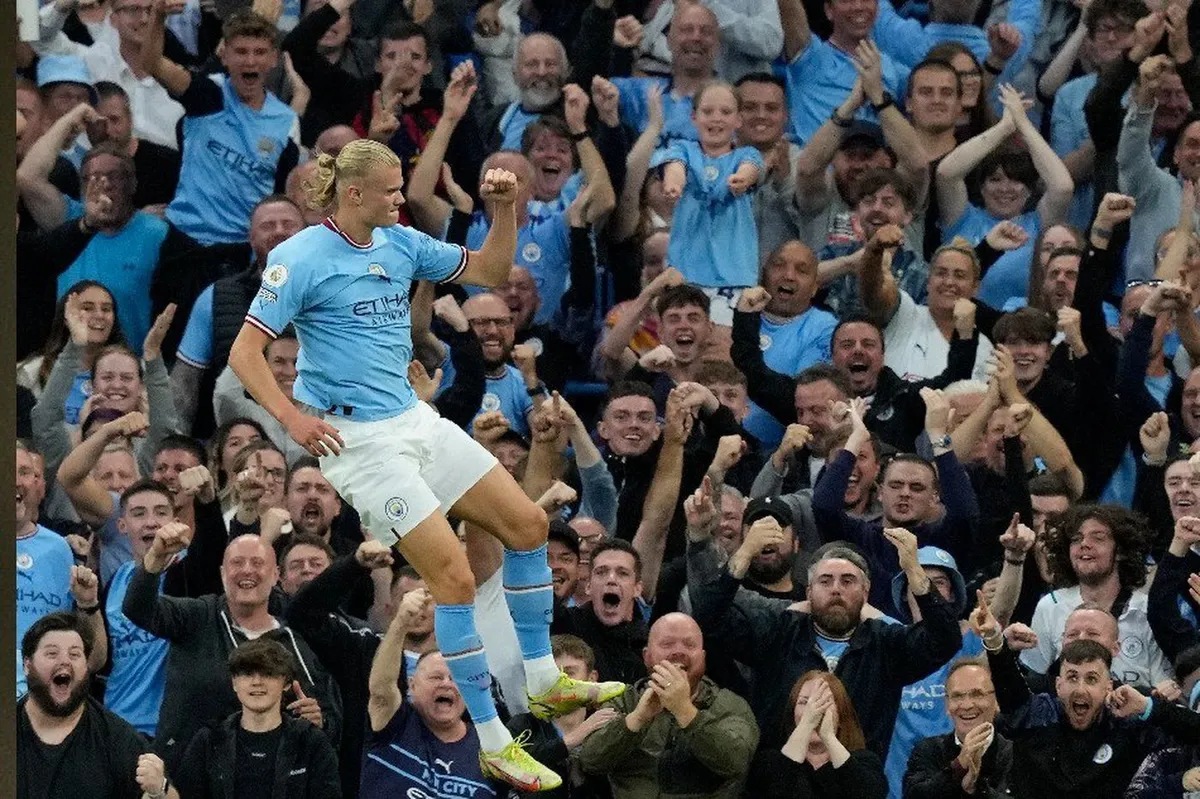 Football: Record-breaking Haaland hits City treble, Arsenal stay ... Football: Record-breaking Haaland hits City treble, Arsenal stay ...