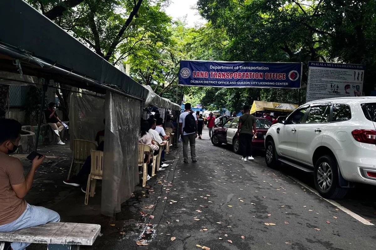 LTO apologizes for slow transactions, blames IT provider | ABS-CBN News