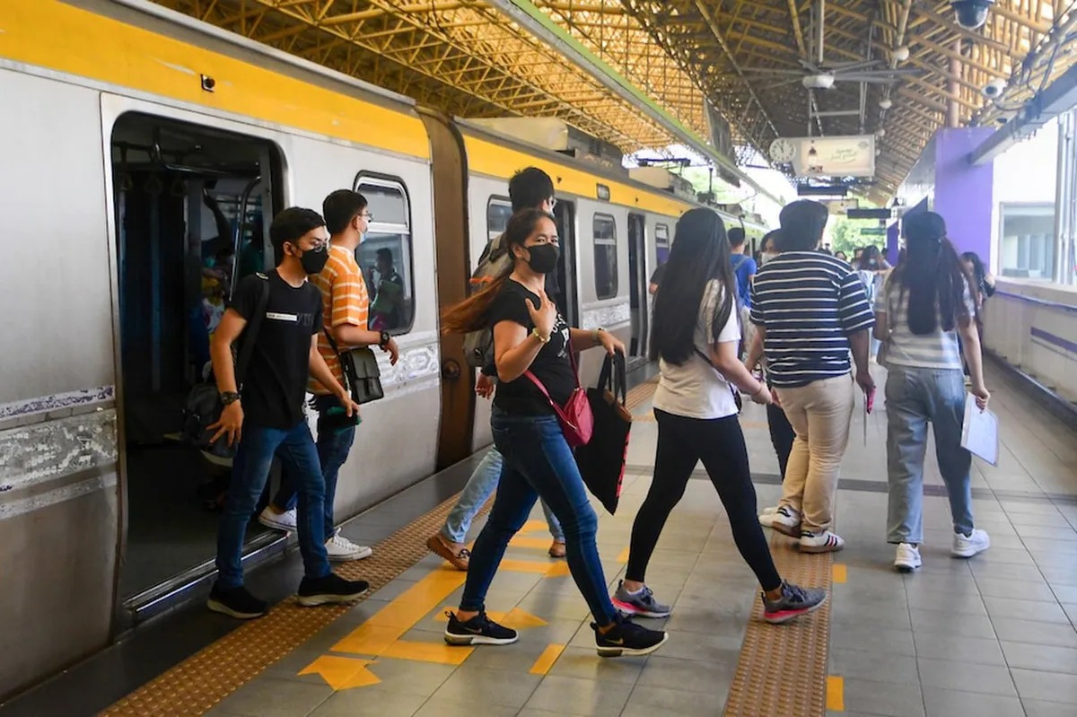 LRT-2 Recto Station balik-operasyon matapos maapektuhan ng kalapit na ...