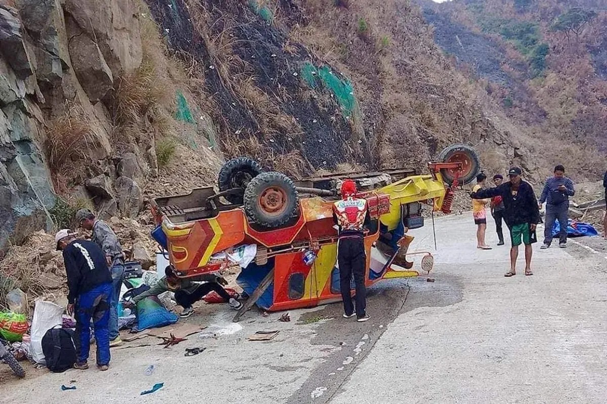 1 patay, 13 sugatan sa pagbaligtad ng kuliglig sa Abra | ABS-CBN News