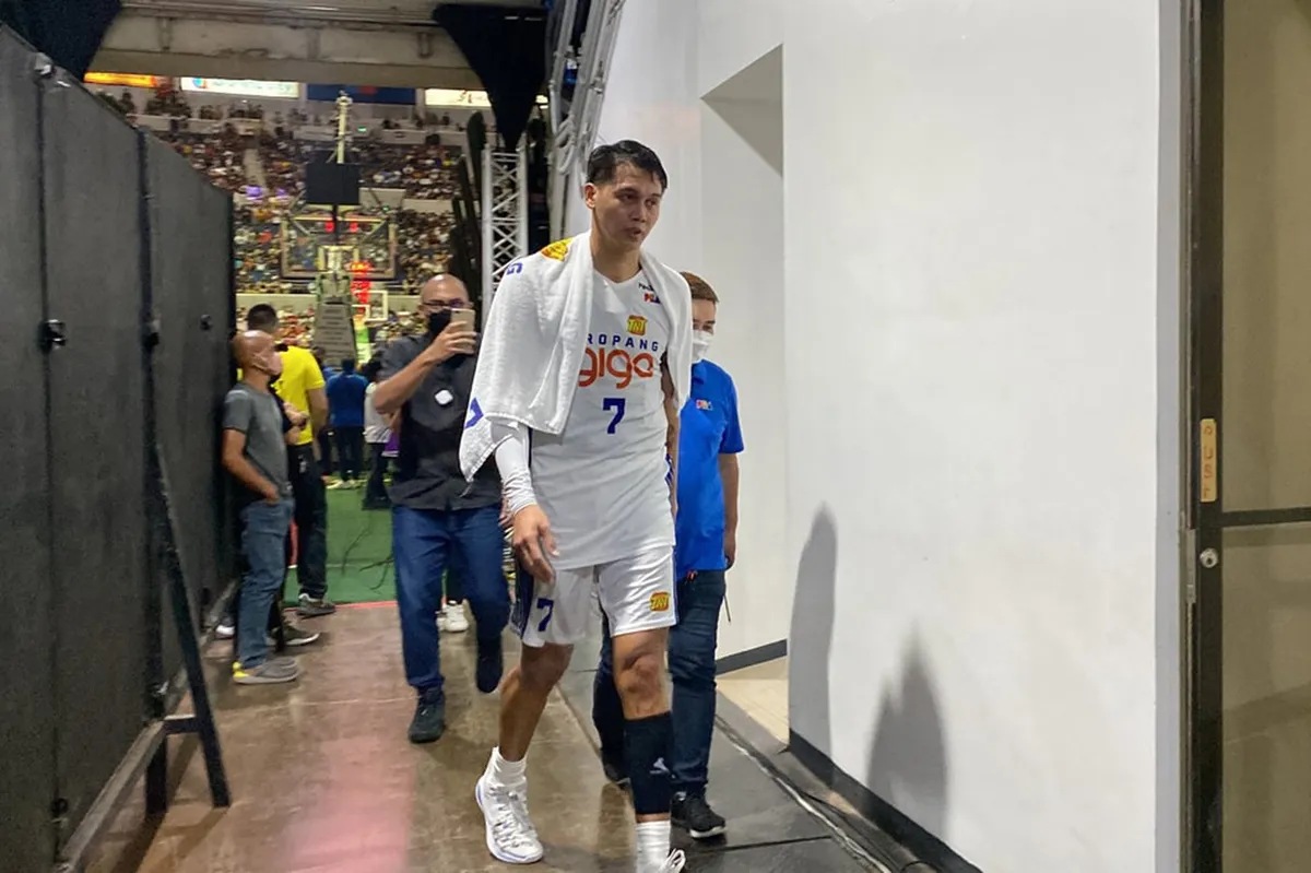 PBA: TNT's Erram thrown out after hard foul on SMB's Tautuaa | ABS-CBN ...