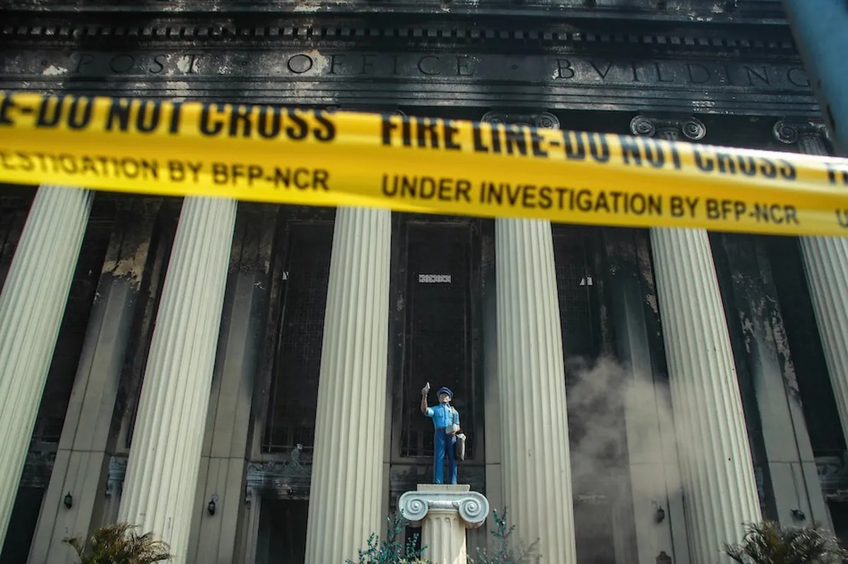 Massive fire guts Manila's historic Post Office building | ABS-CBN News