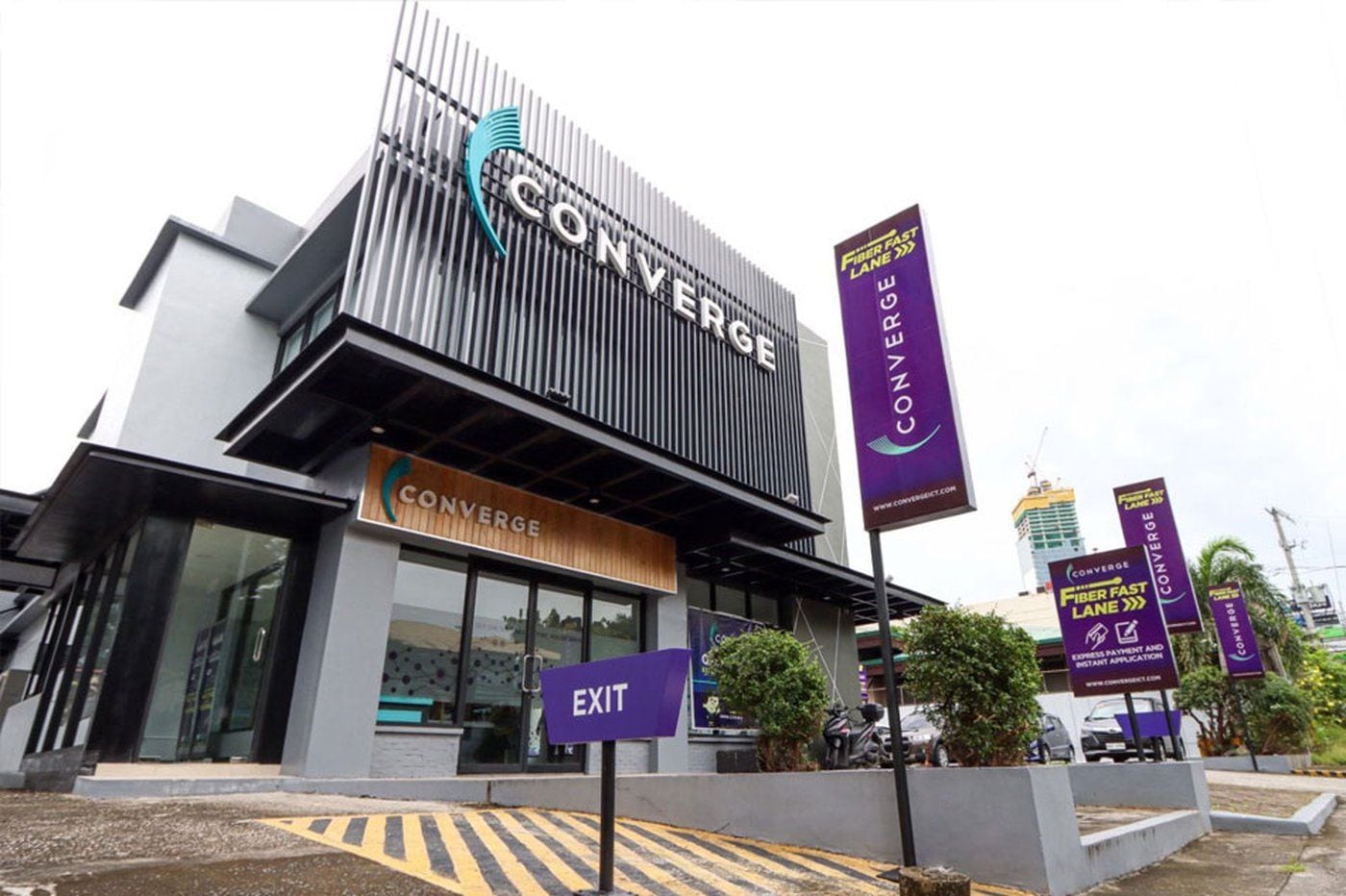 Converge hits 2 million fiber port deployment target in 2022 | ABS-CBN News