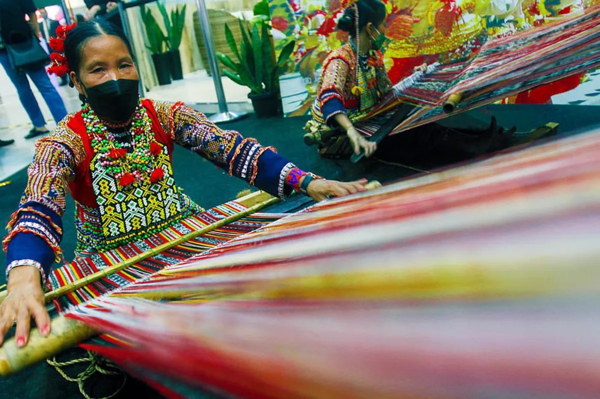 PH Travel Mart showcases Dagmay weavers | ABS-CBN Lifestyle
