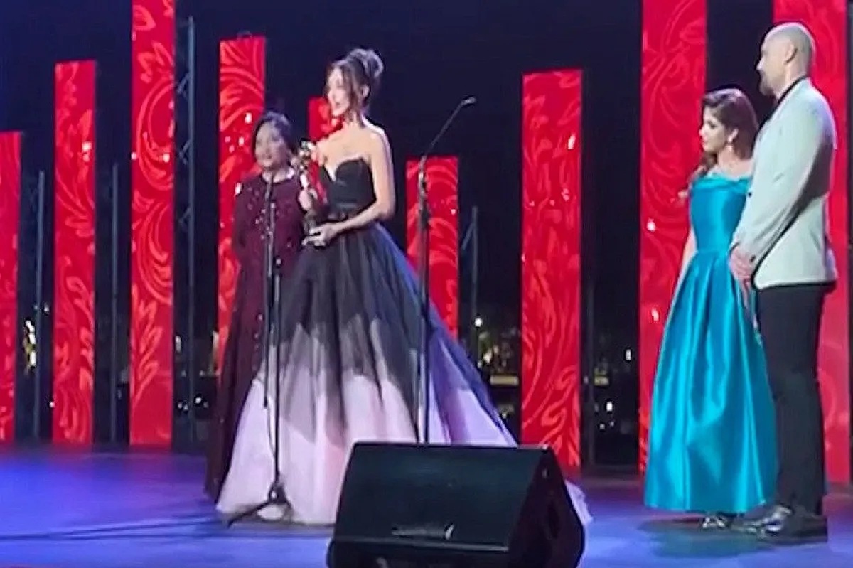 TINGNAN: Kylie Verzosa tumanggap ng Best Actress award sa Dubai | ABS ... TINGNAN: Kylie Verzosa tumanggap ng Best Actress award sa Dubai | ABS ...