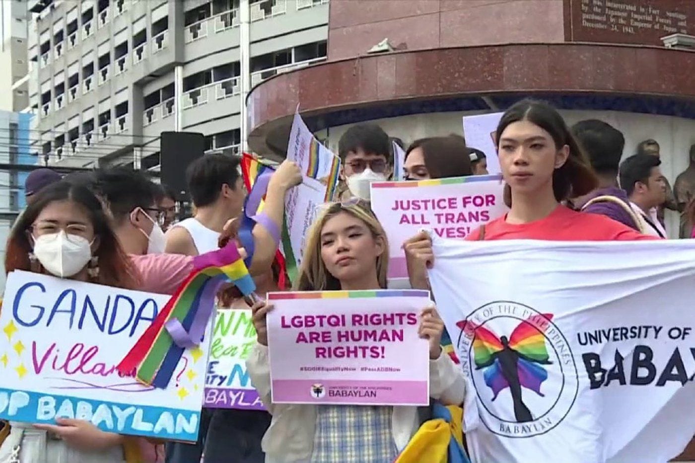 Ilang Pinoy na LGBTQ community members idinaing ang diskriminasyon ... Ilang Pinoy na LGBTQ community members idinaing ang diskriminasyon ...