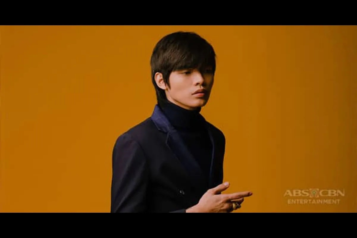 RnB soul singer Arthur Nery gets up close and personal with fans in his ...