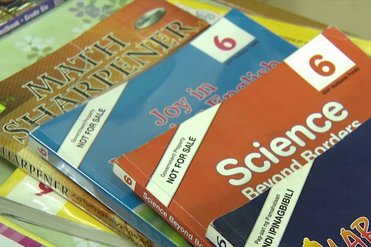 Textbook procurement sa public schools, inaabot nang 3-5 taon | ABS-CBN ...