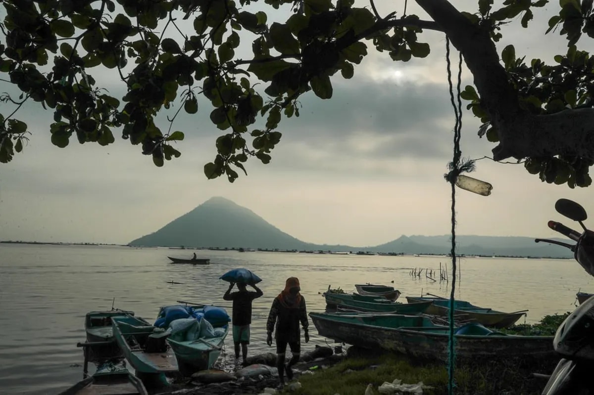 Taal volcano smog affects Batangas residents | ABS-CBN News