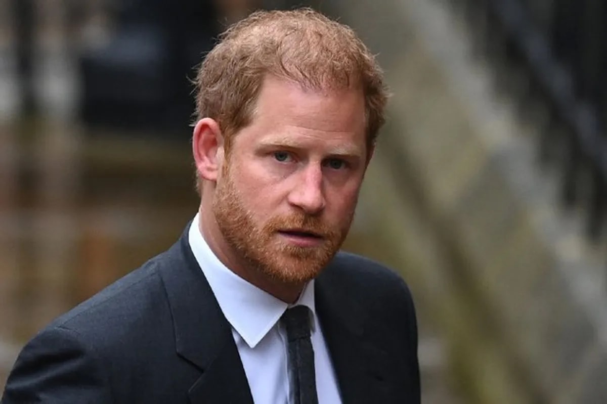 Prince Harry accuses UK royals of hiding phone hacking from him | ABS ...