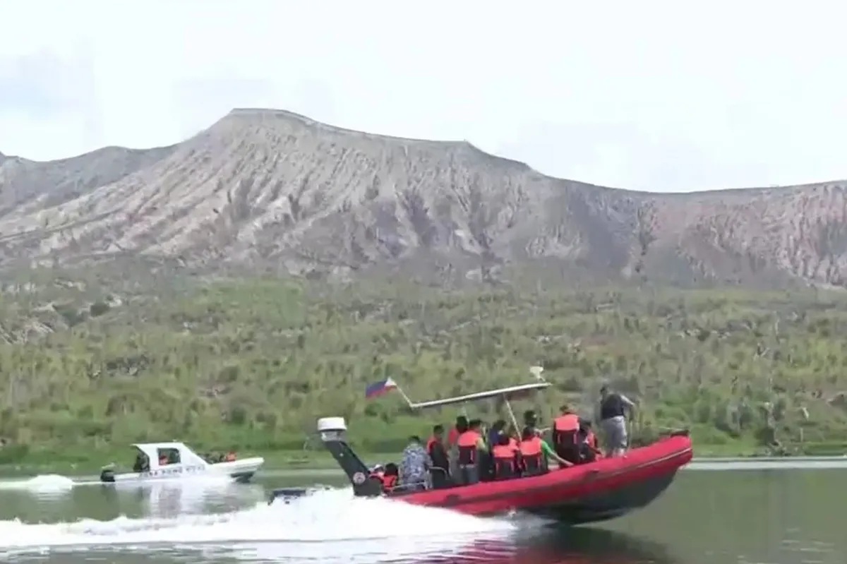 Disaster officials call on LGUs, Coast Guard to keep Taal Volcano ...