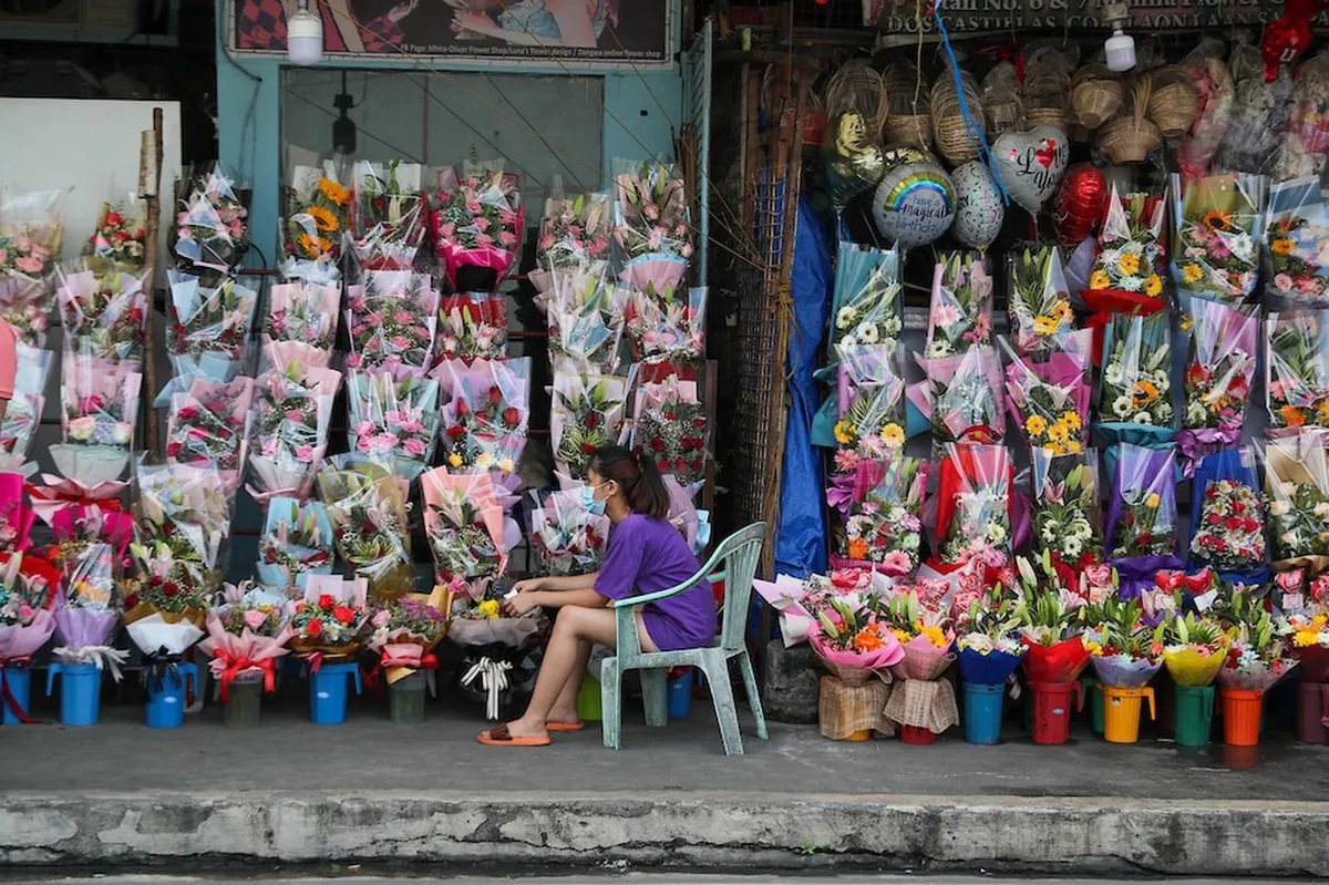 Presyo ng bulaklak tumaas sa Dangwa Market | ABS-CBN News