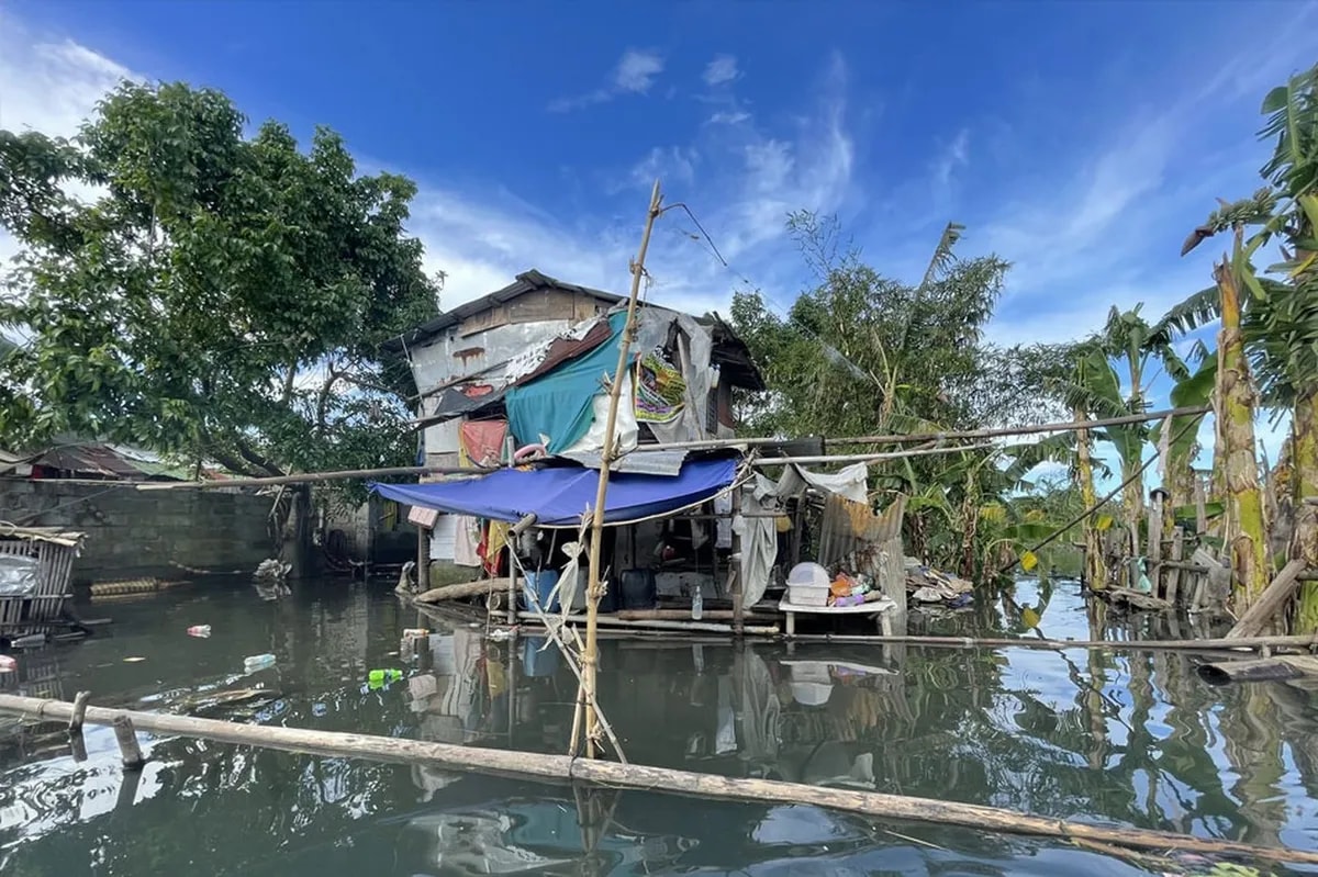 89 barangay sa Laguna, lubog pa rin sa baha | ABS-CBN News 89 barangay sa Laguna, lubog pa rin sa baha | ABS-CBN News