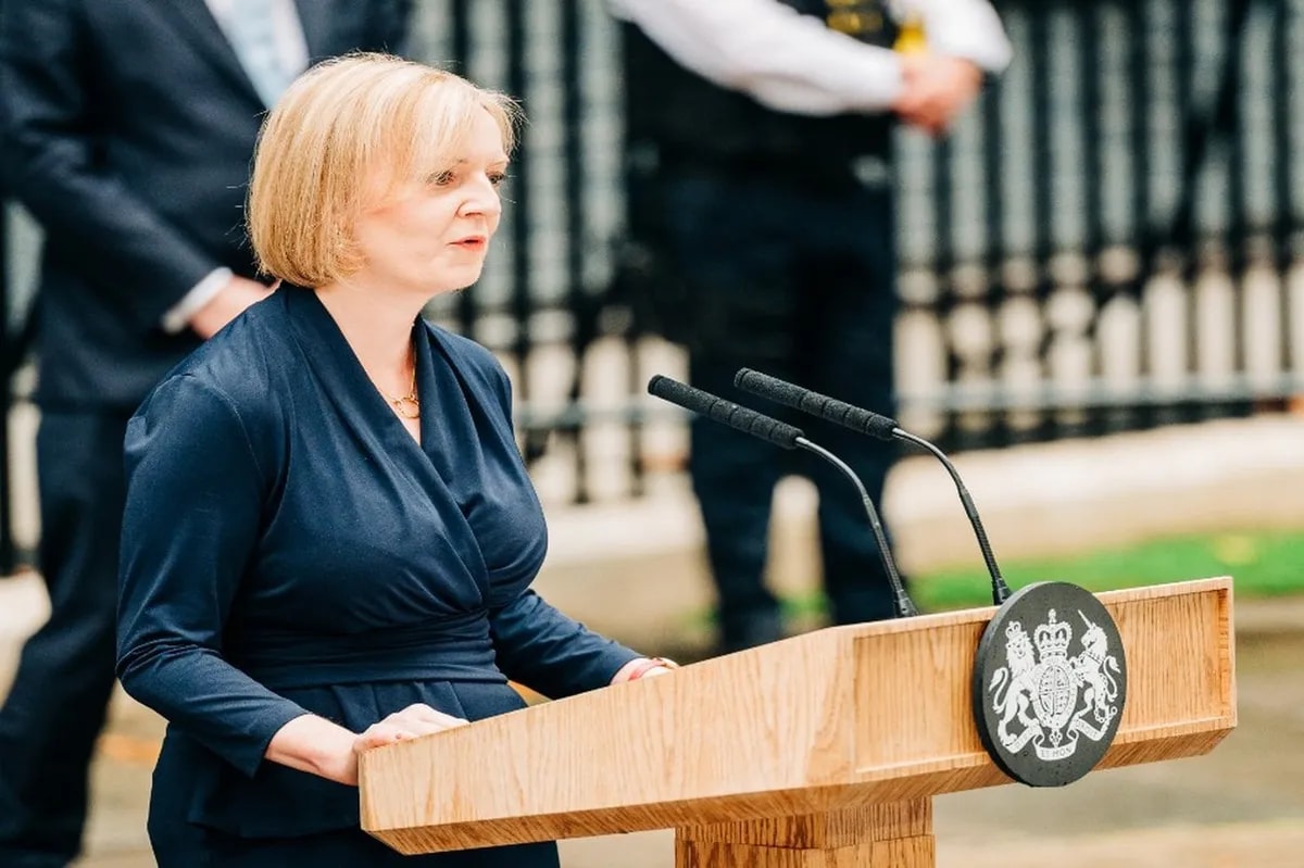 Liz Truss, inilatag ang mga plano sa unang speech bilang Prime Minister ... Liz Truss, inilatag ang mga plano sa unang speech bilang Prime Minister ...
