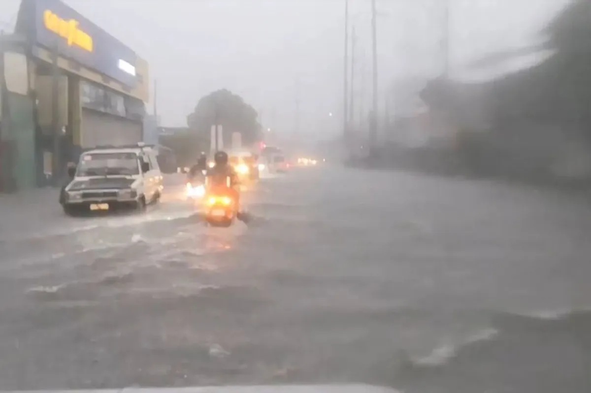 Thunderstorm triggers flooding in Cabuyao, Laguna | ABS-CBN News