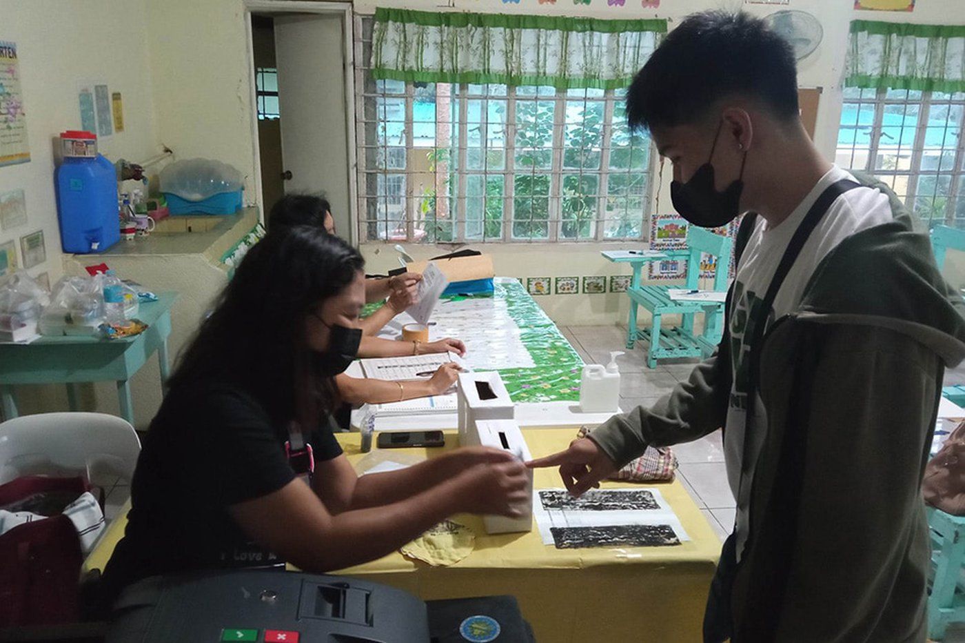 Botohan para sa 7th District Representative ng Cavite, nagsimula na ...