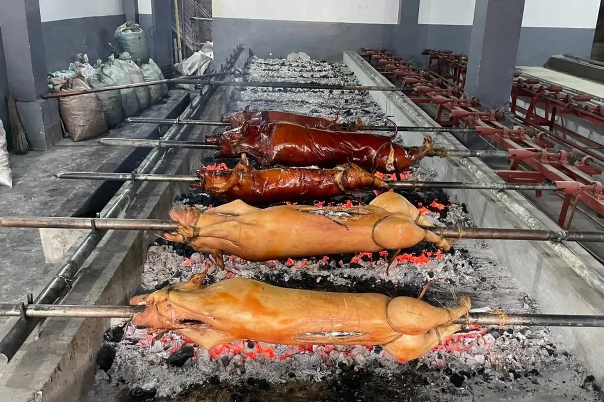 Presyo ng lechon inaasahang tataas pa habang papalapit ang Pasko | ABS ...