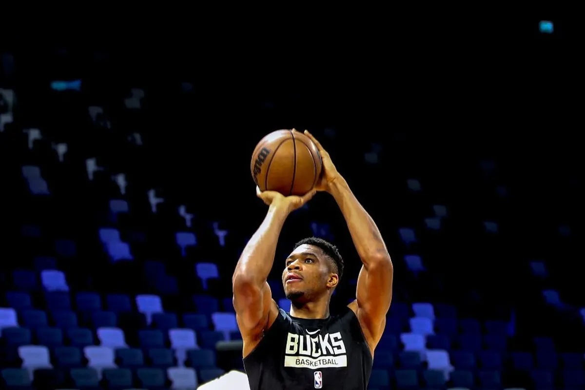 NBA: Giannis topples ladder in incident after Bucks loss | ABS-CBN Sports
