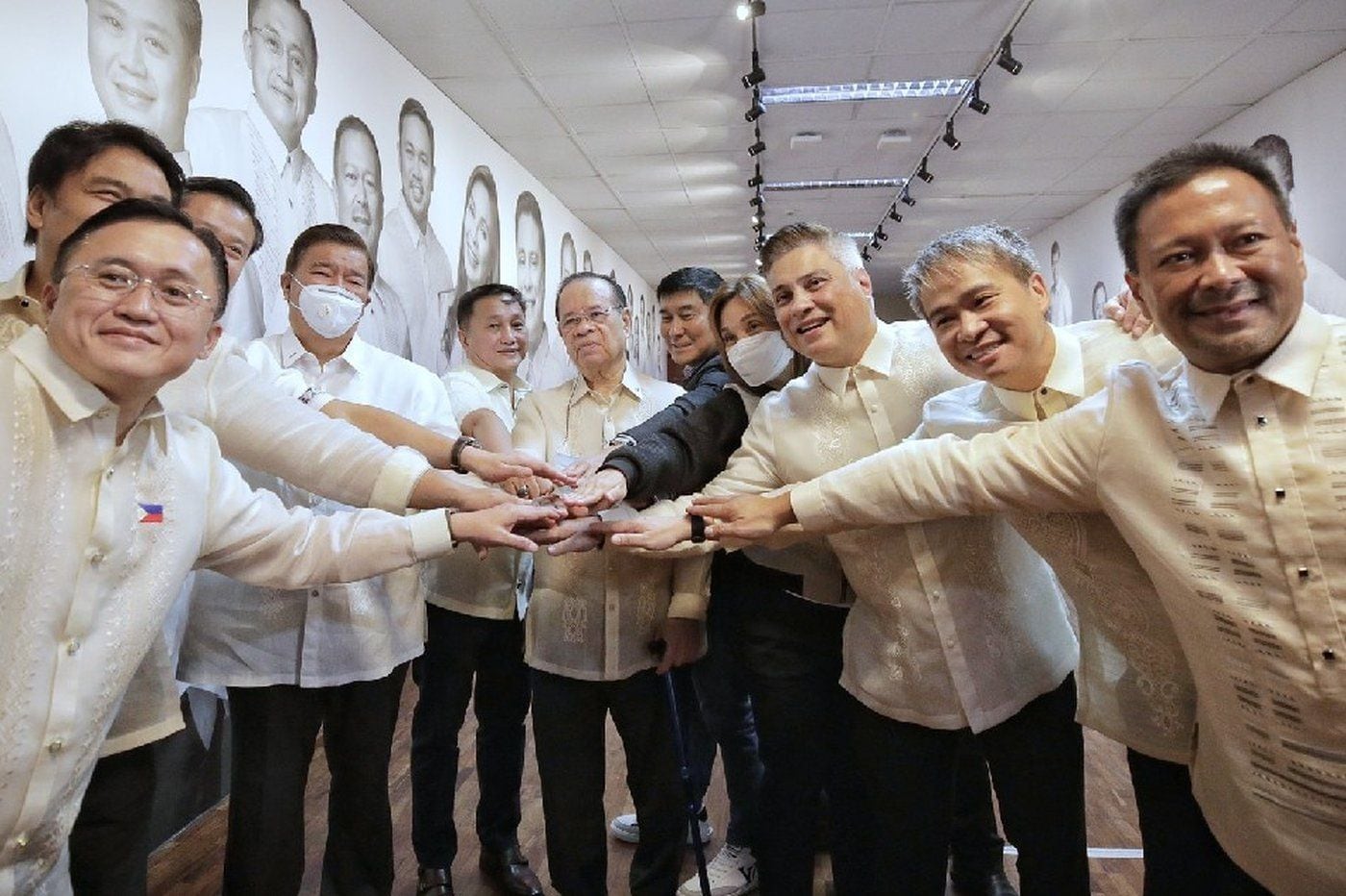 Senate unveils new 'Legacy Wall' featuring fresh batch of senators ...