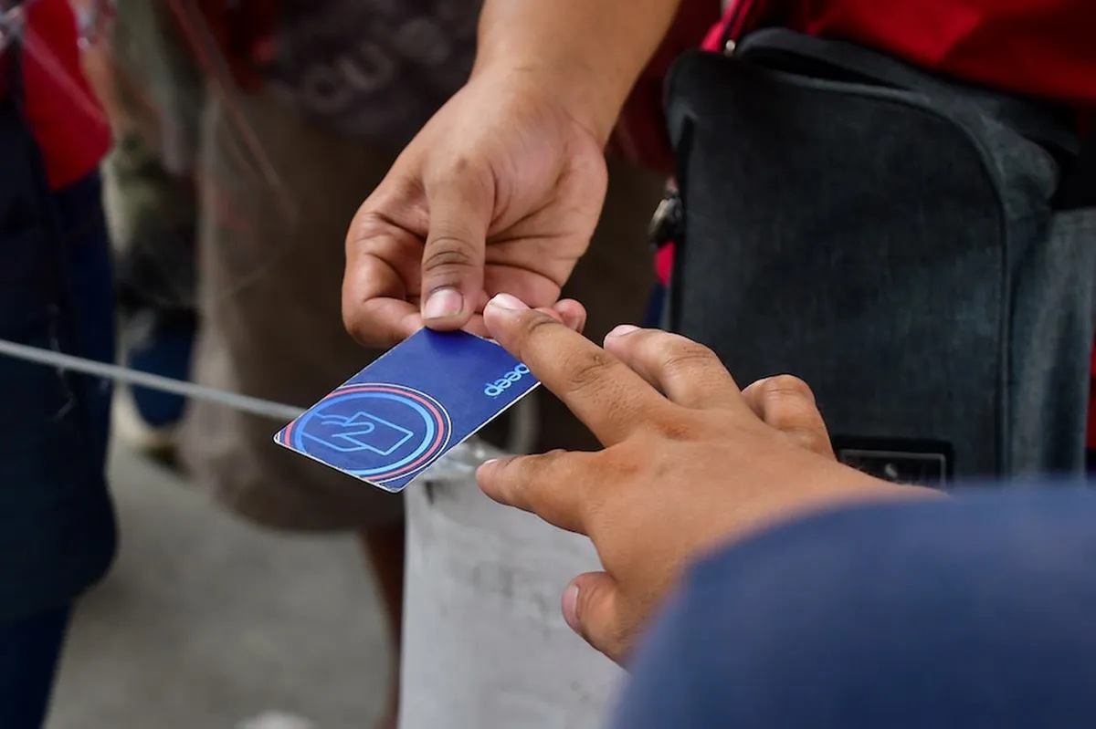 DOTr eyes use of QR codes, credit cards, phones as alternatives to Beep ...