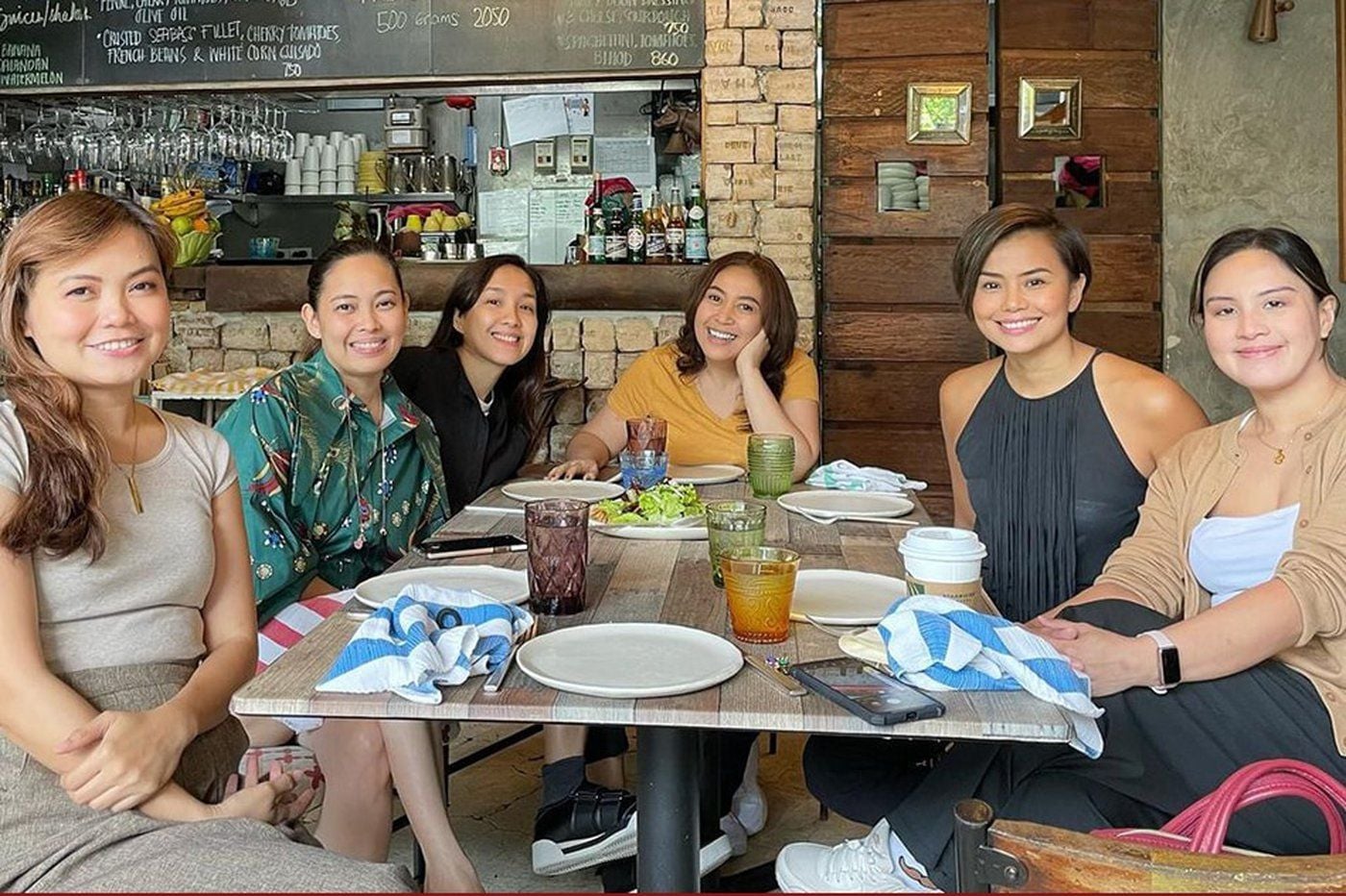 LOOK: Female OPM band vocalists reunite | ABS-CBN Entertainment