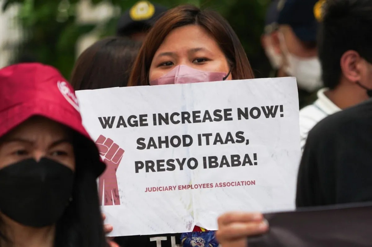 Gov’t employees push for salary increase, job security | ABS-CBN News