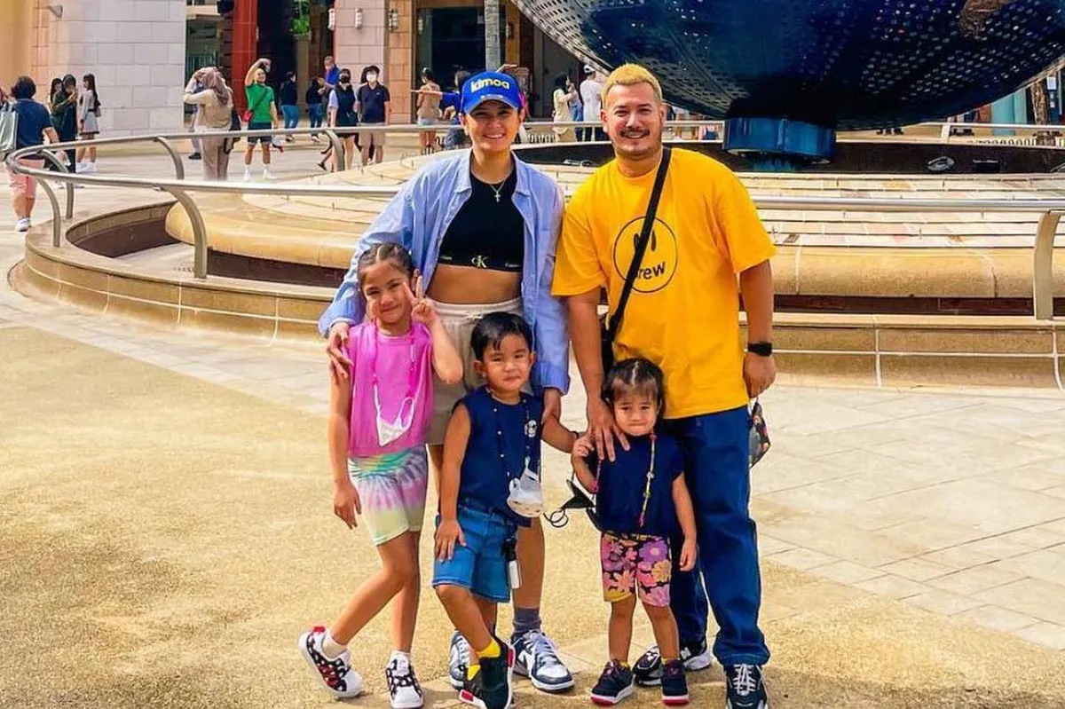 LOOK: John Prats, family visit Universal Studios in Singapore | ABS-CBN ...