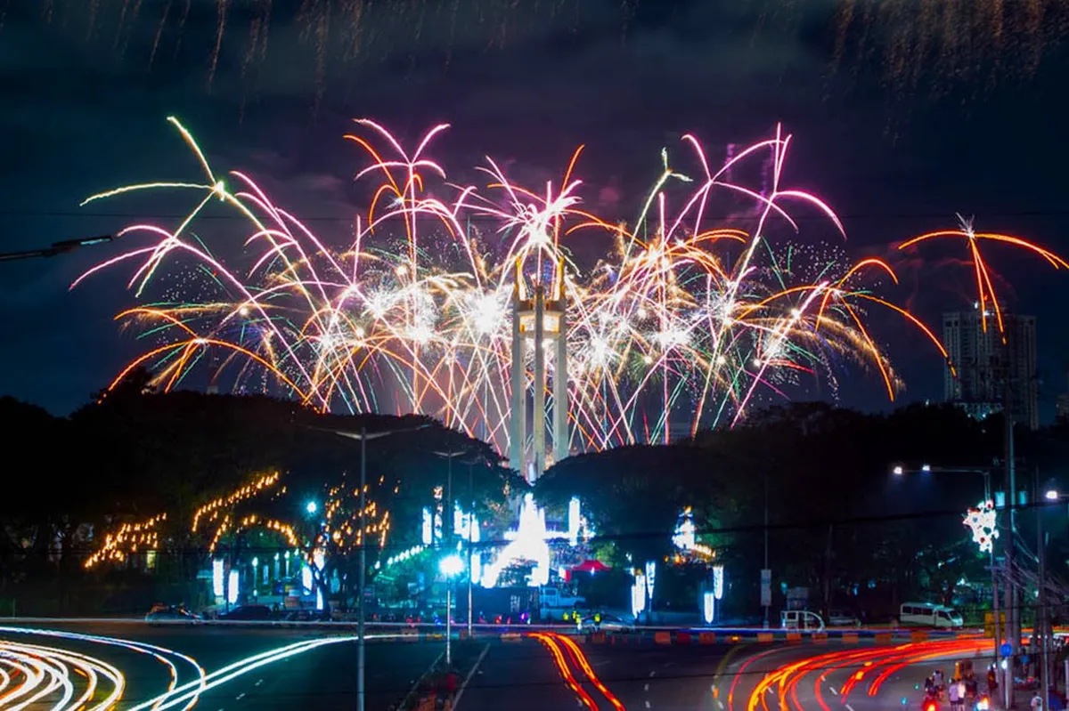 QC welcomes new year with fireworks display | ABS-CBN News