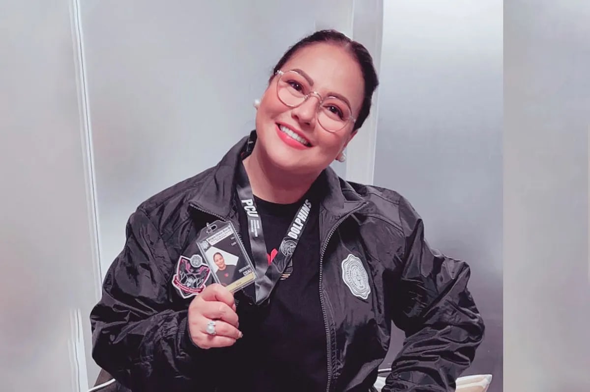 Karla Estrada, balik-eskuwelahan sa edad na 47 | ABS-CBN Entertainment Karla Estrada, balik-eskuwelahan sa edad na 47 | ABS-CBN Entertainment