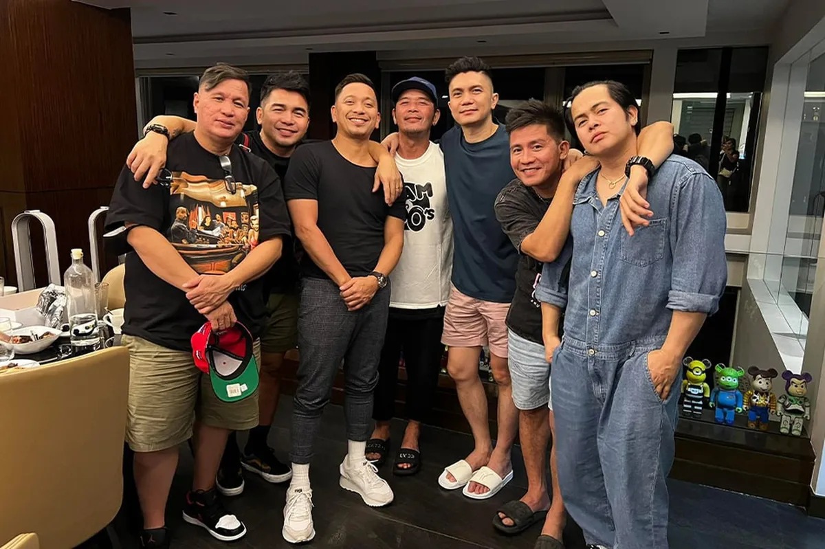 LOOK: Vhong Navarro reunites with Streetboys | ABS-CBN Entertainment