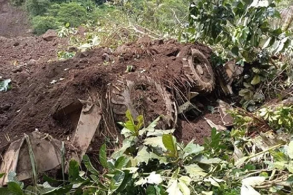 Paghahanap sa 5 natabunan ng landslide sa Bukidnon nagpapatuloy | ABS-CBN News