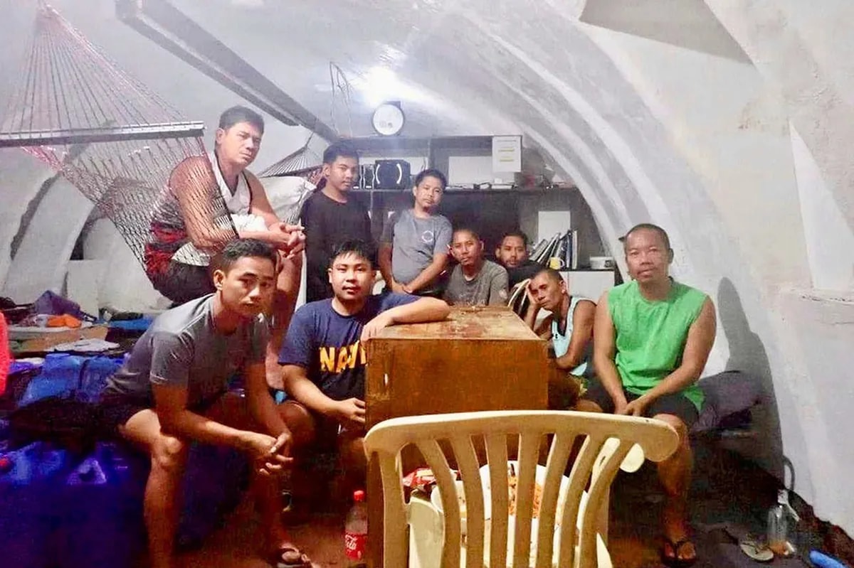 9 rangers stranded by strong waves in Tubbataha rescued | ABS-CBN News