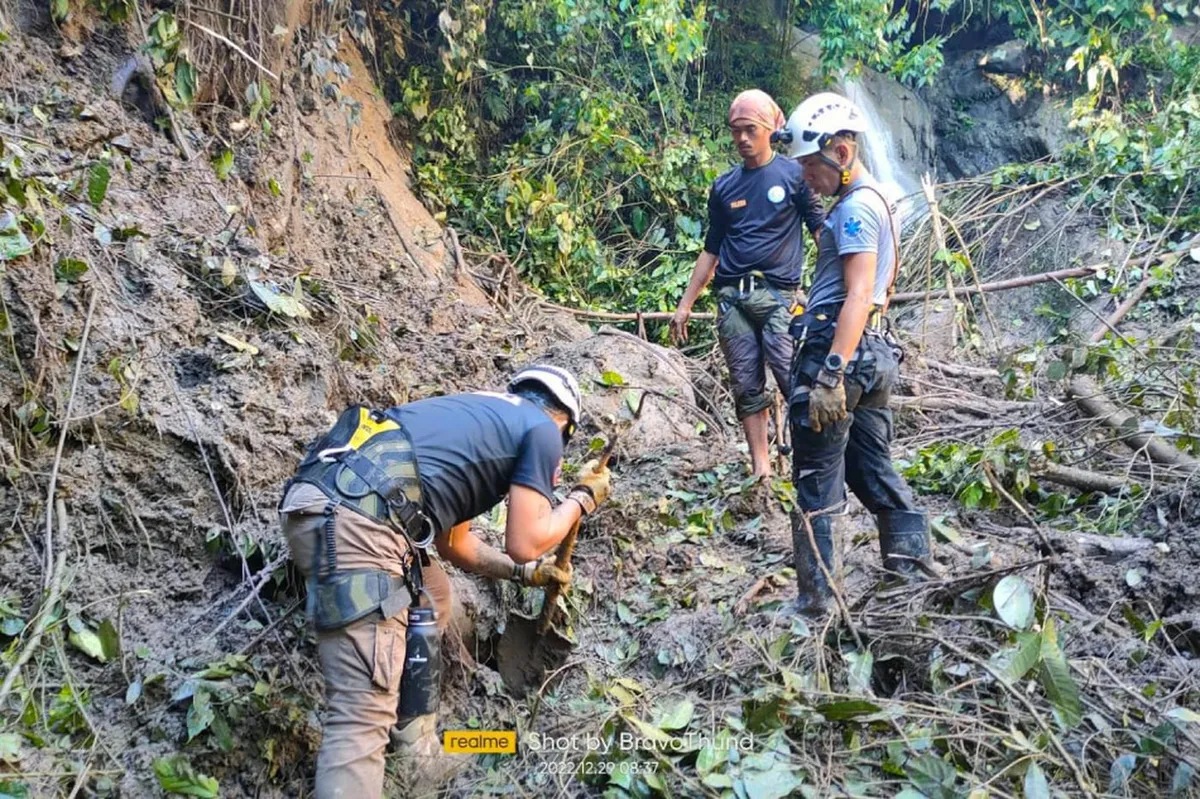 86 rescuers work to retrieve 3 missing in Davao Oriental landslide | ABS-CBN News